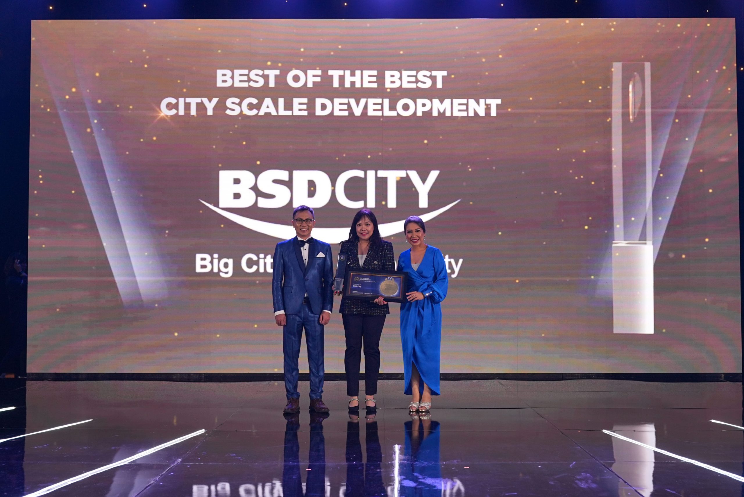 Sinar Mas Land Raih 12 Penghargaan di Ajang Golden Property Awards 2023 ... Sinar Mas Land Raih 12 Penghargaan di Ajang Golden Property Awards 2023 ...